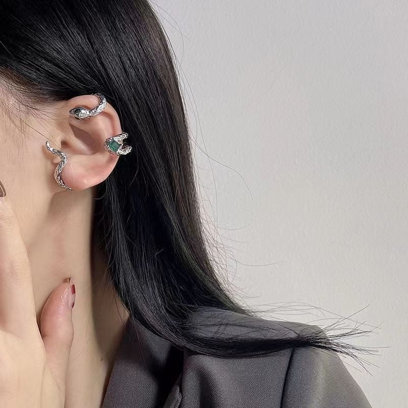 SNAKE EAR CUFF – STAY FANCY